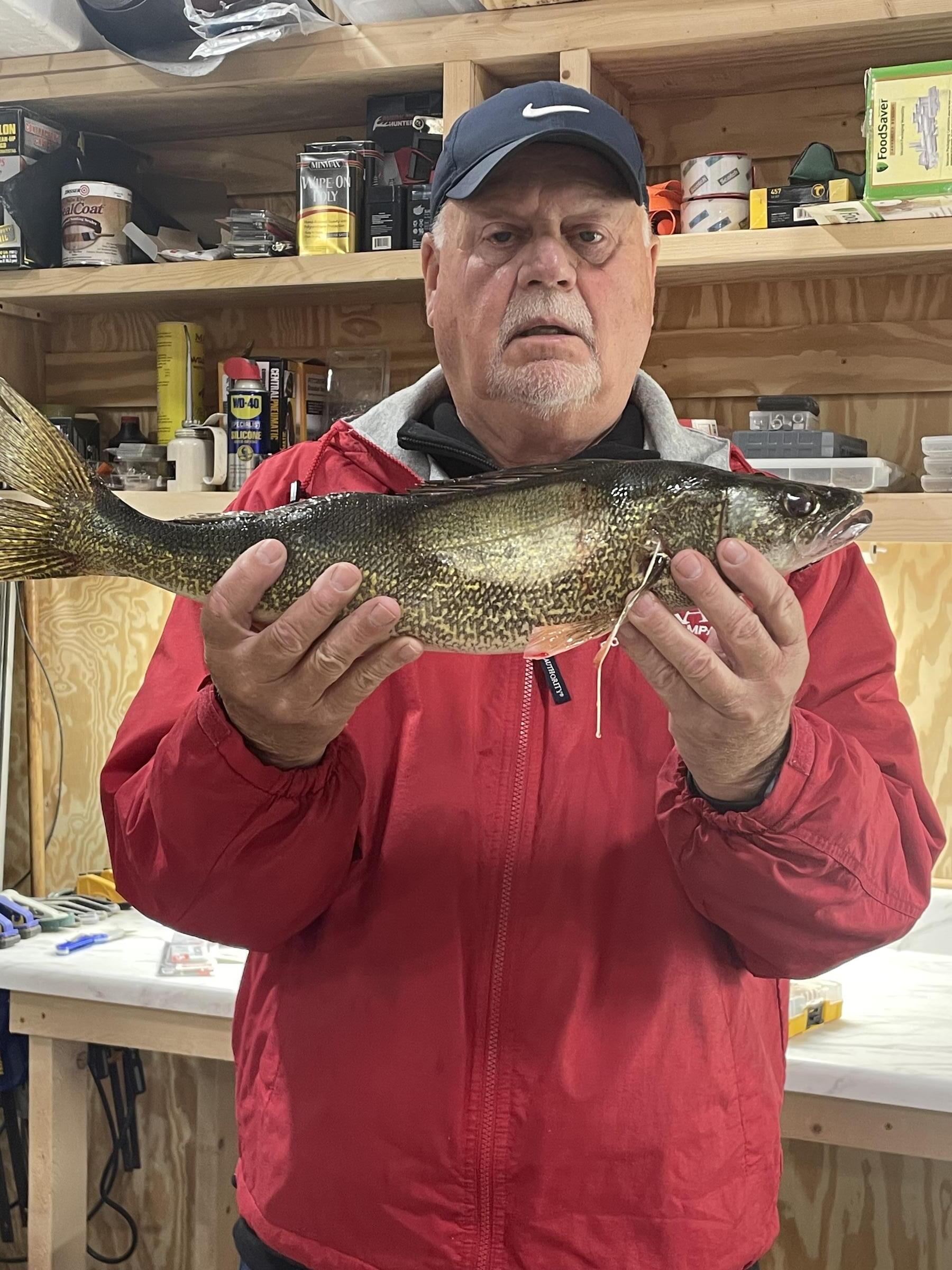 | Twin Lakes Walleye Club